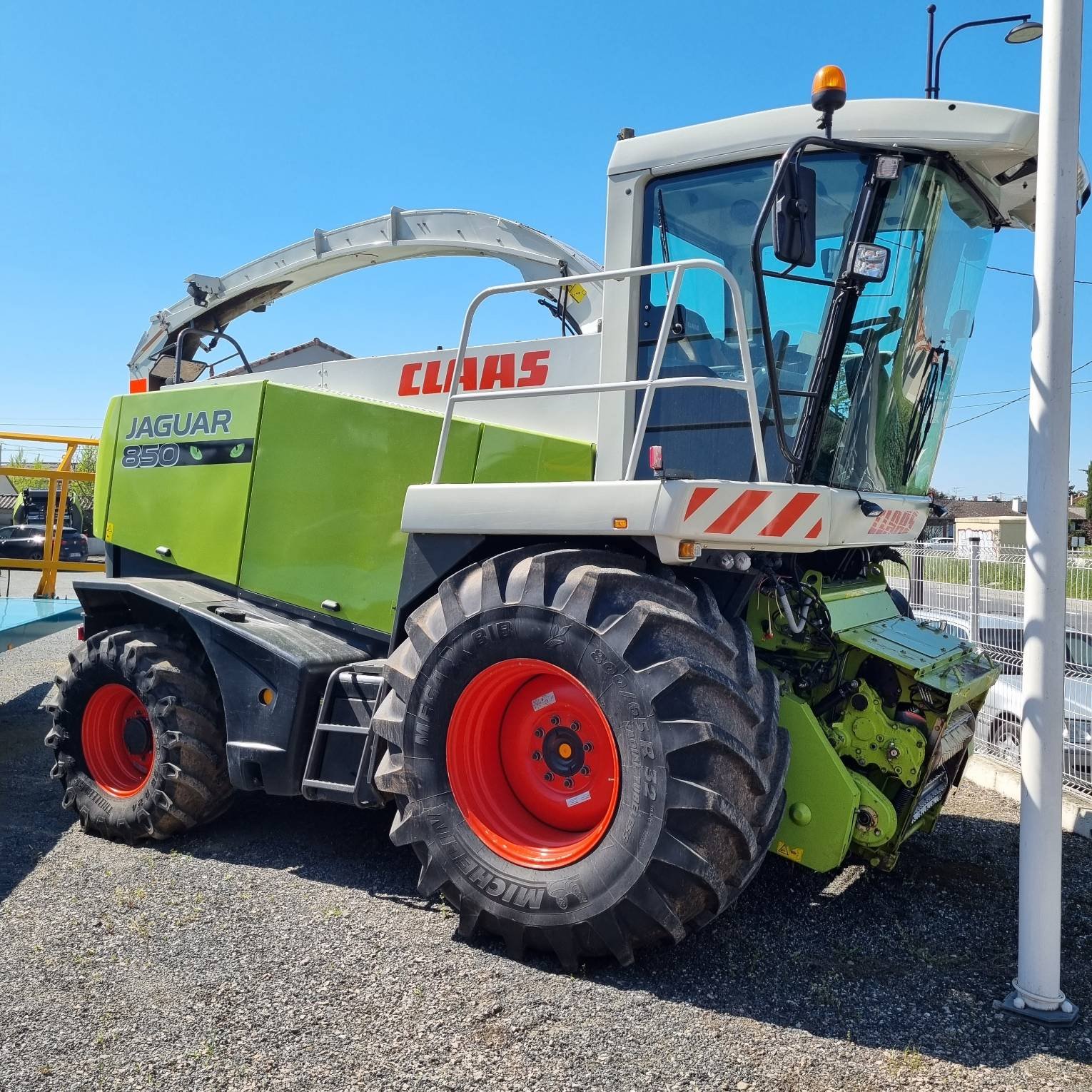 Ensileuse automotrice Claas JAGUAR 830 à vendre sur AgriModerne